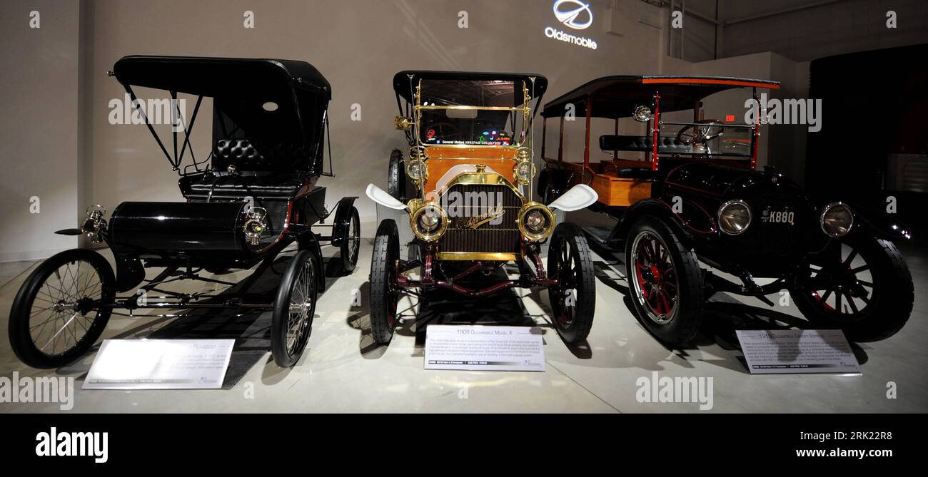 Runabout model hi-res stock photography and images - Alamy