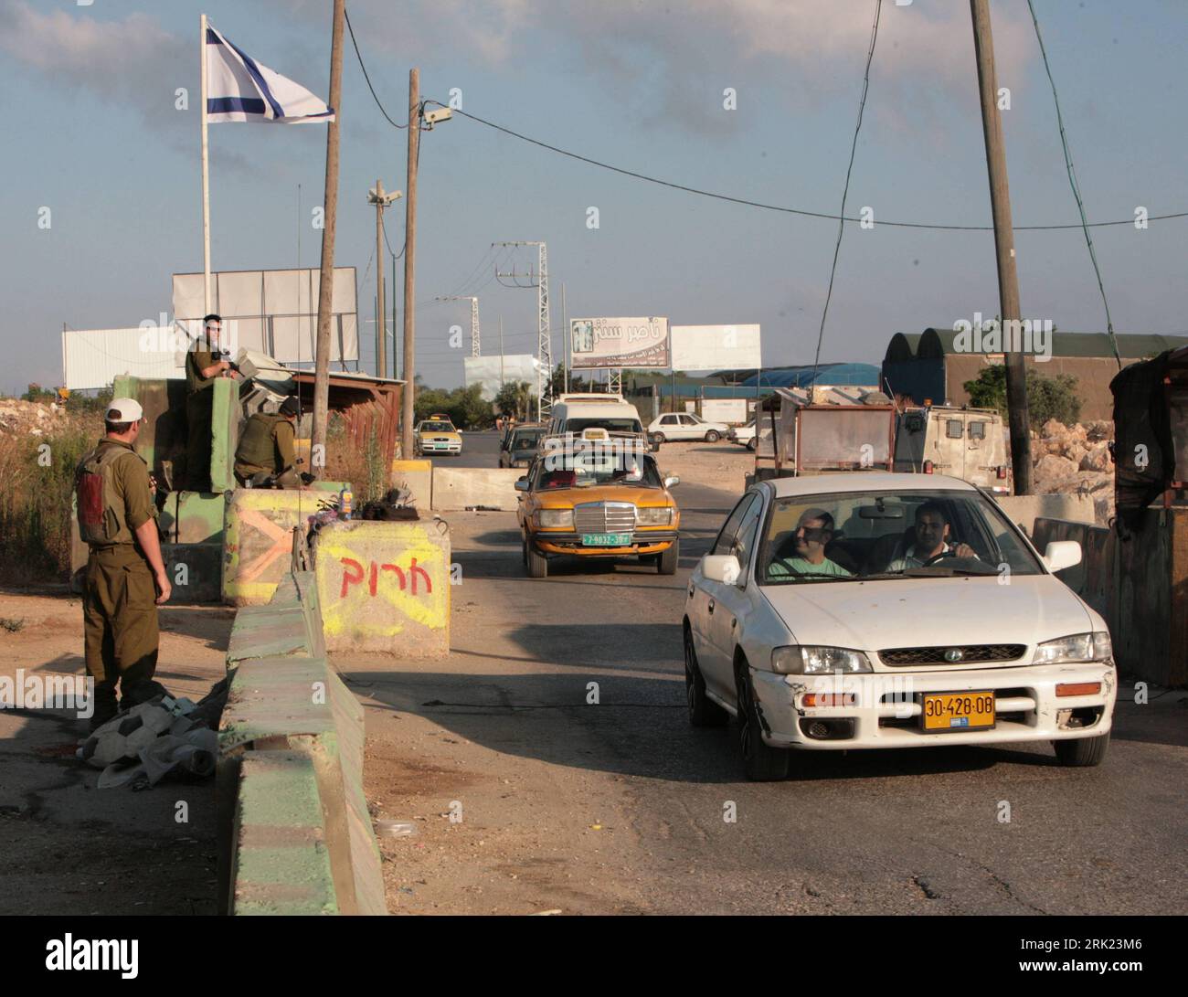 Military checkpoint control israel hi-res stock photography and images ...