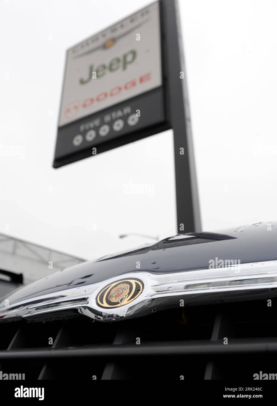 The jeep emblem hi-res stock photography and images - Alamy