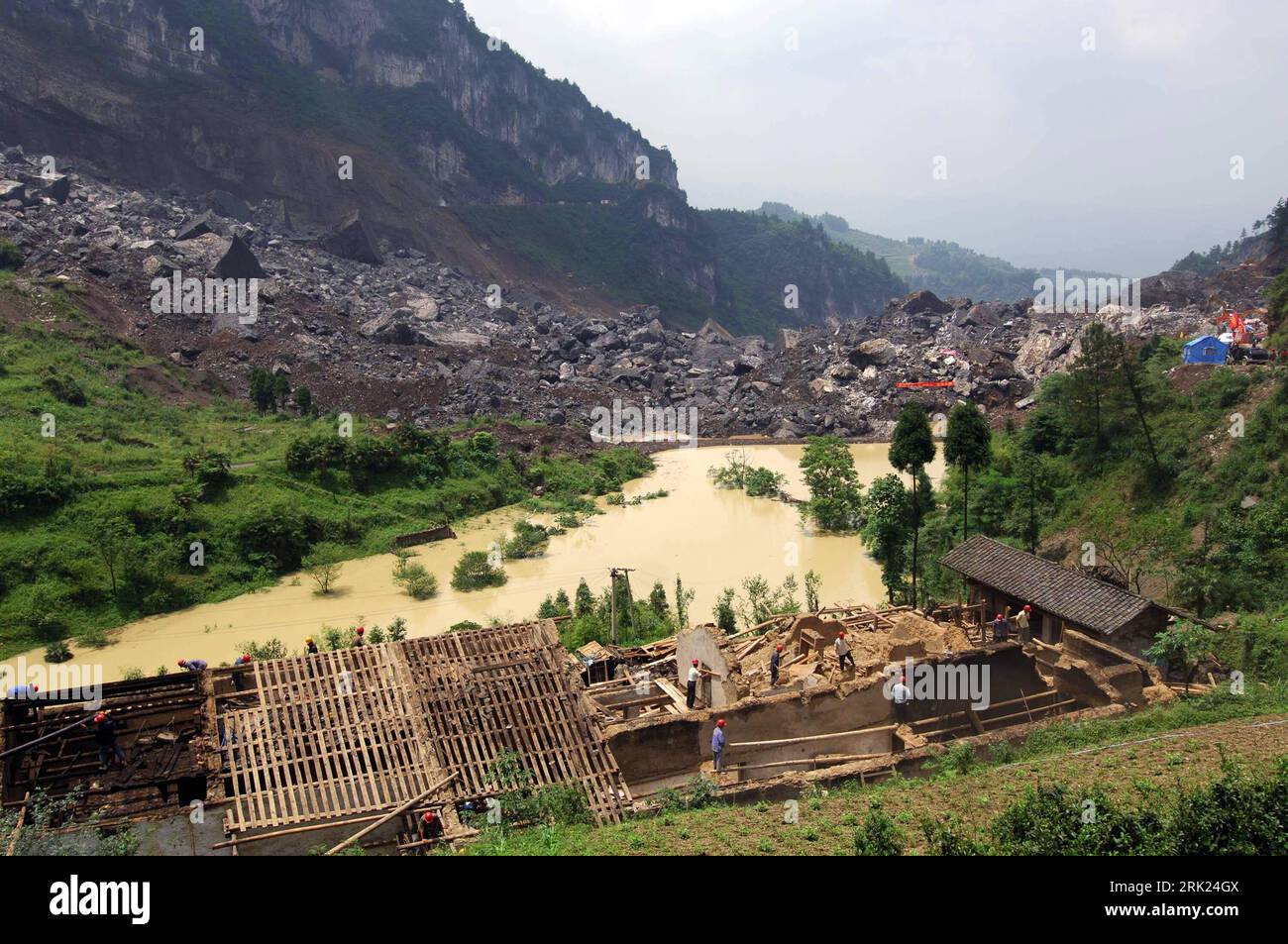 Landslide damage china hi-res stock photography and images - Alamy