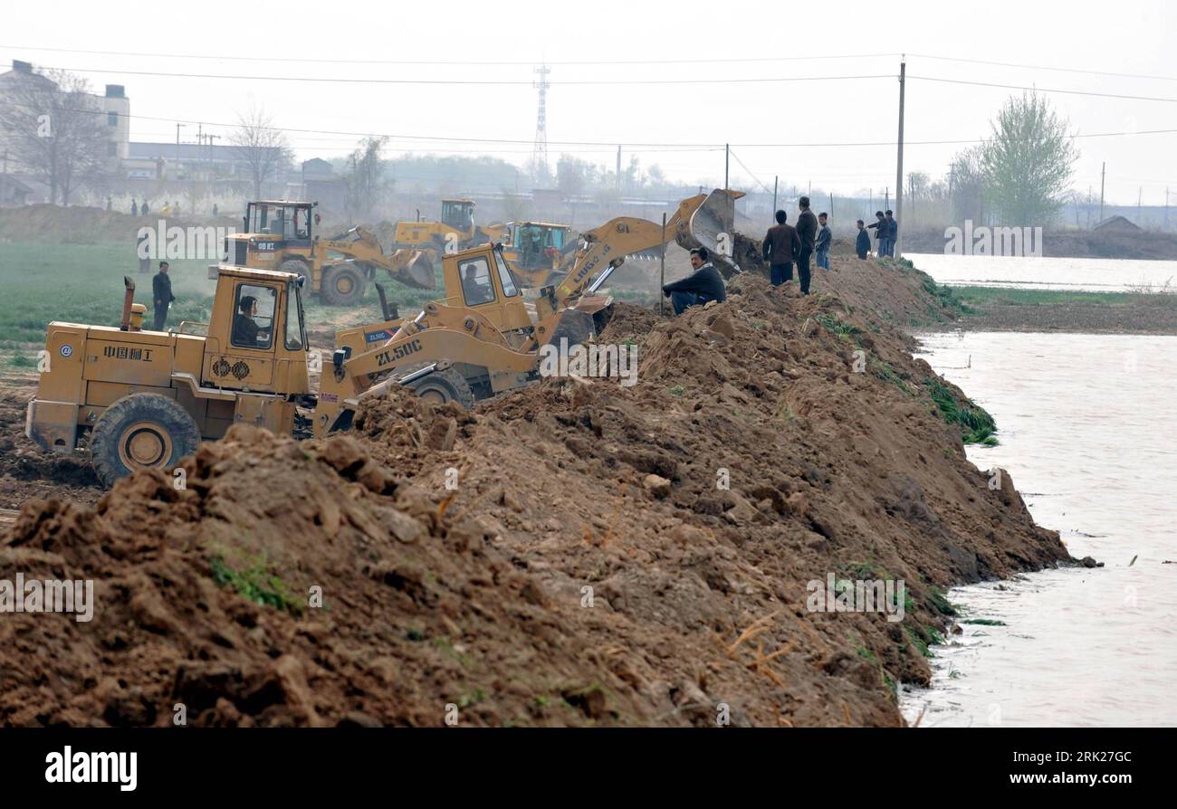 Bagger am strand hi-res stock photography and images - Alamy
