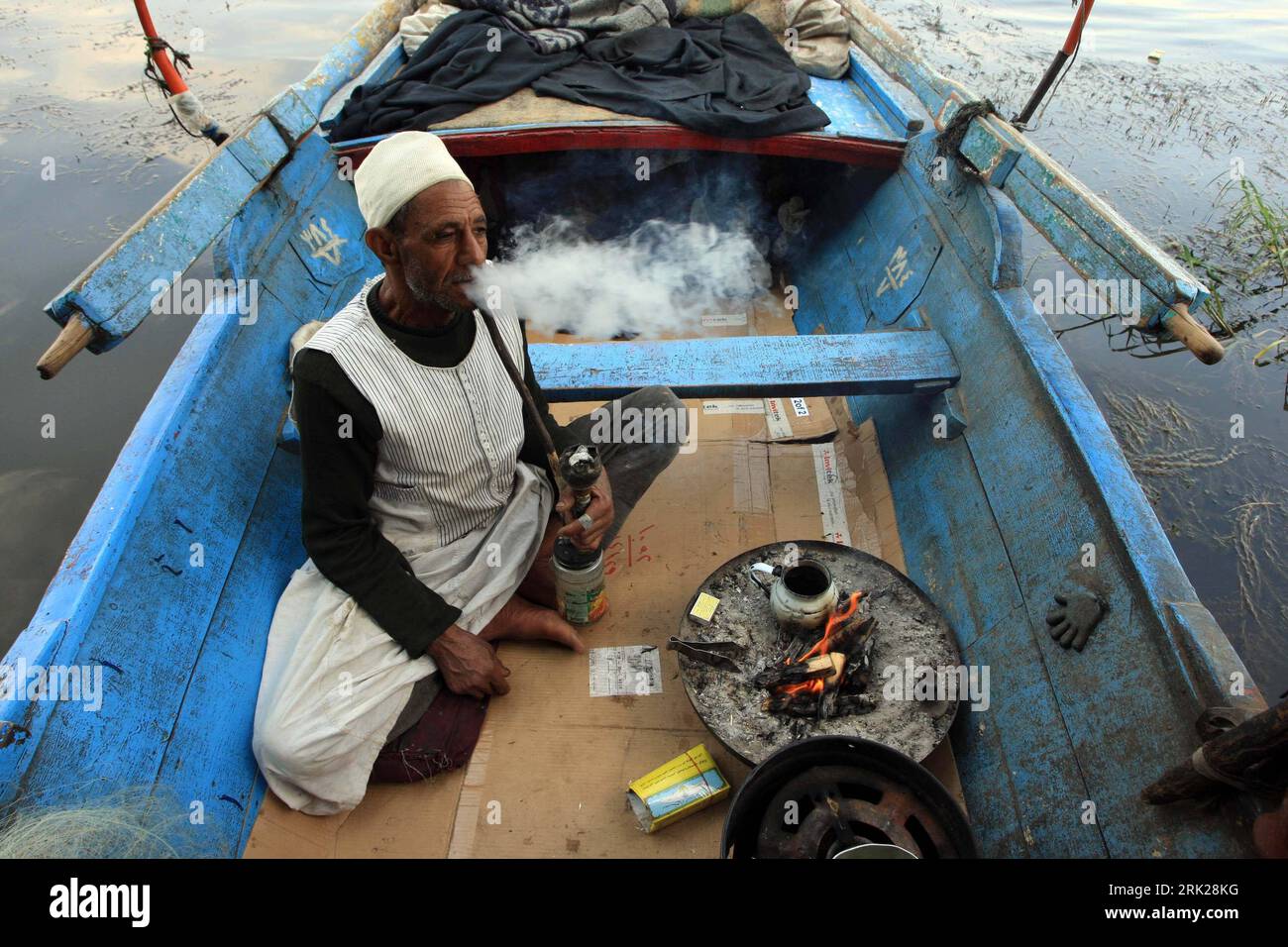Fluss nil boot hi-res stock photography and images - Alamy