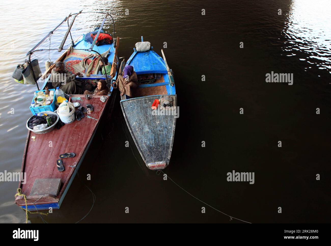 Fluss nil boot hi-res stock photography and images - Alamy