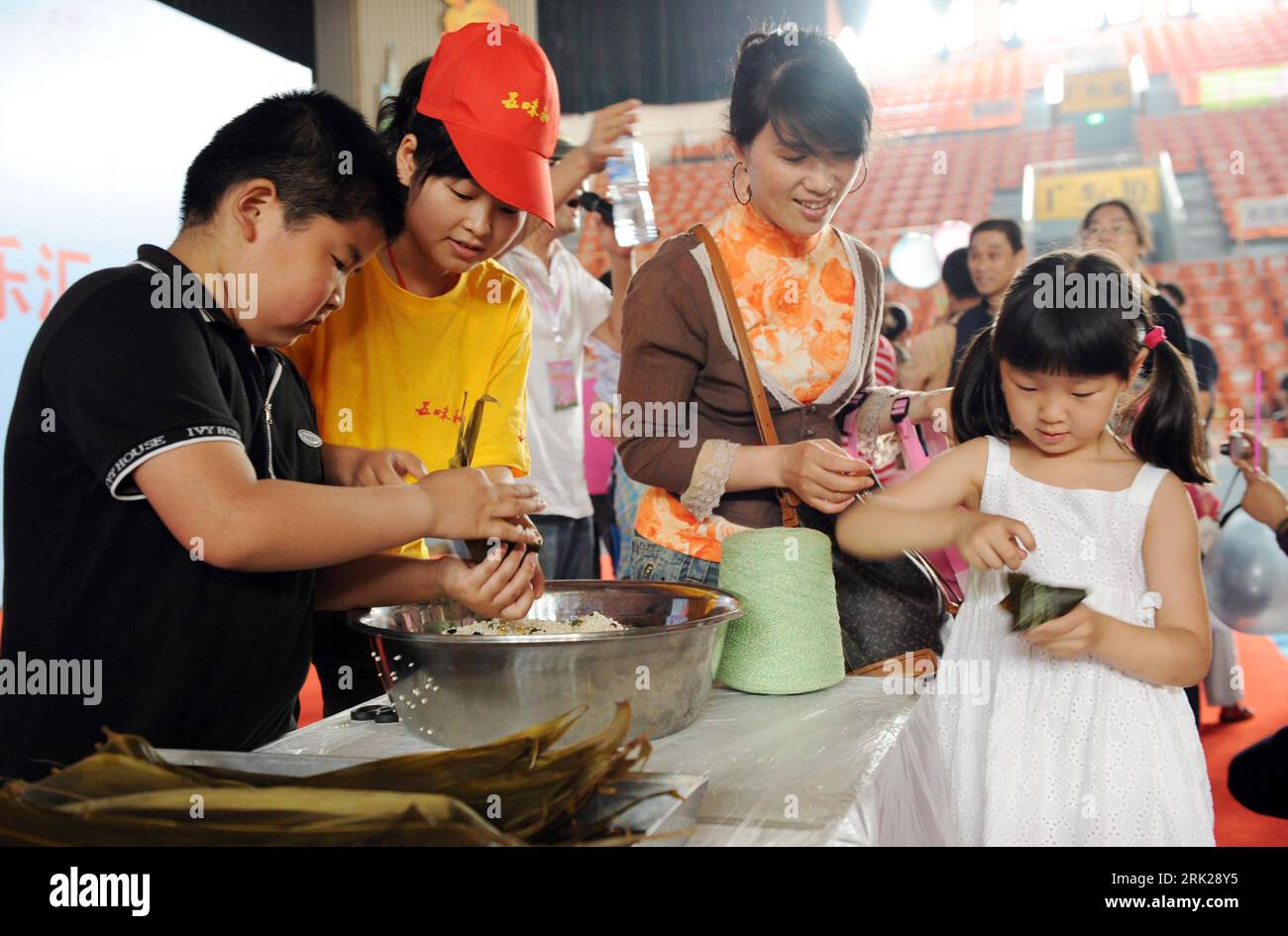 Bildnummer: 53154036 Datum: 28.05.2009 Copyright: imago/Xinhua Children ...