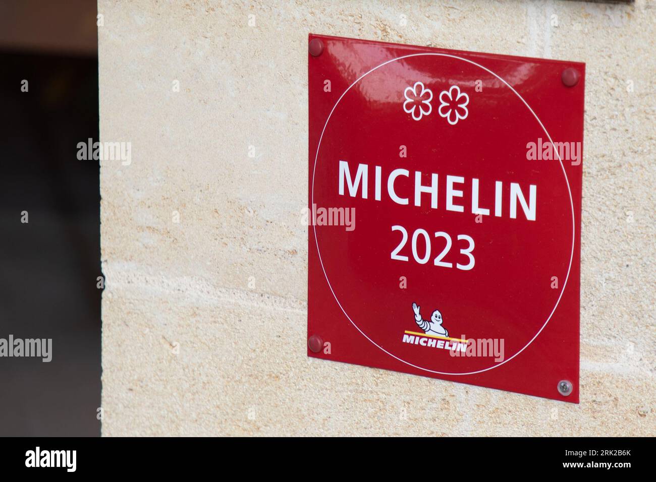Michelin star plaque hi-res stock photography and images - Alamy