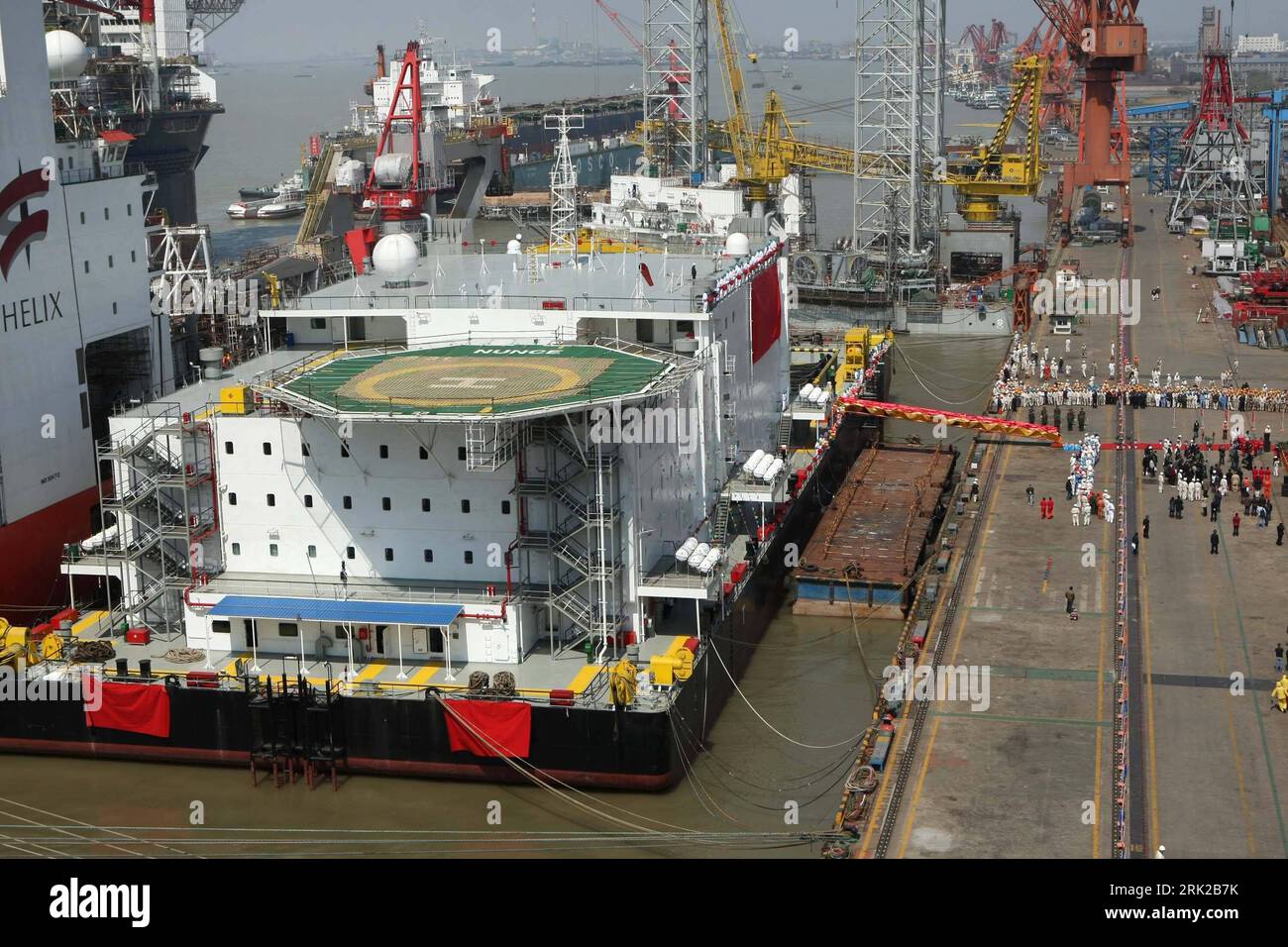 Dock handover hi-res stock photography and images - Alamy