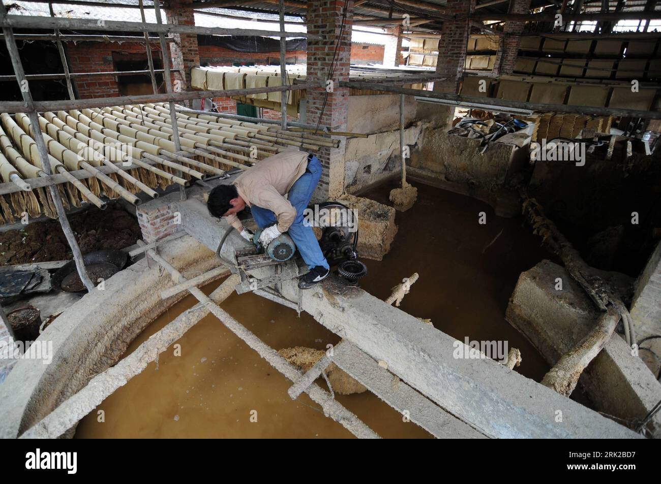 Papier mil hi-res stock photography and images - Alamy