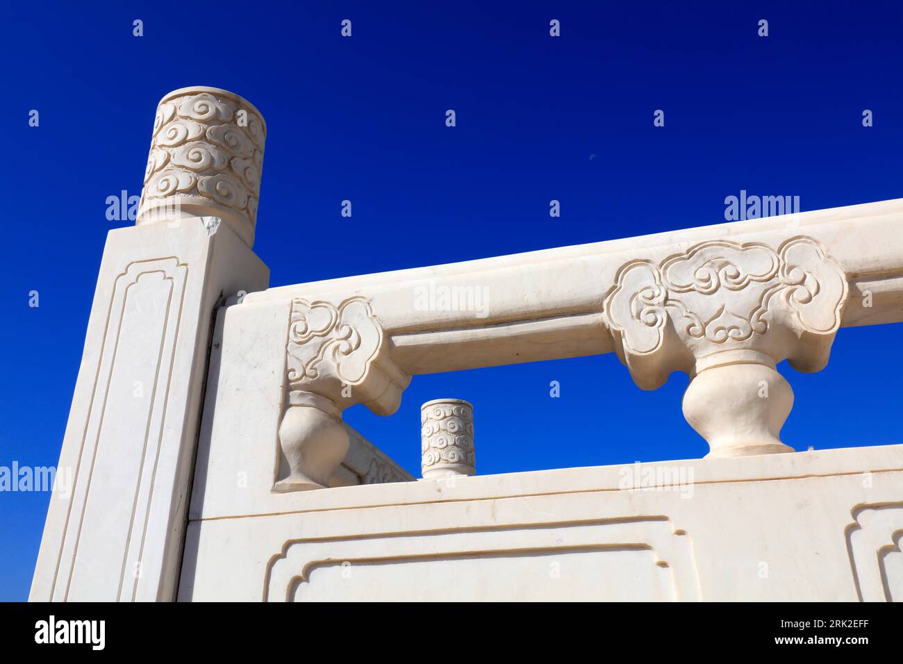 White marble carving hi-res stock photography and images - Alamy