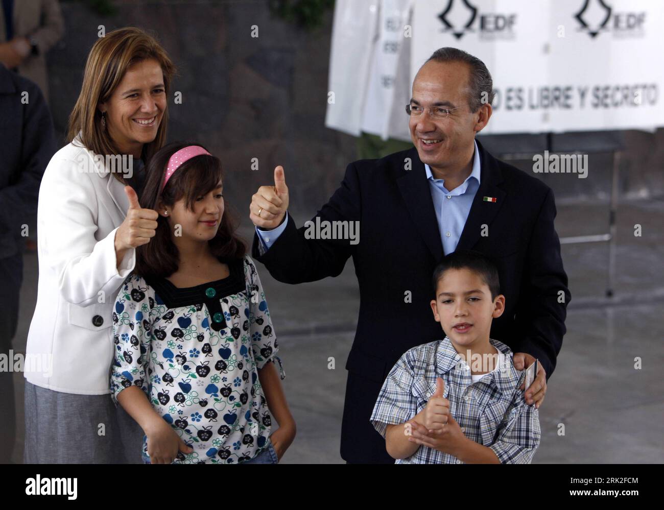 President felipe calderon mexico family hi-res stock photography and ...