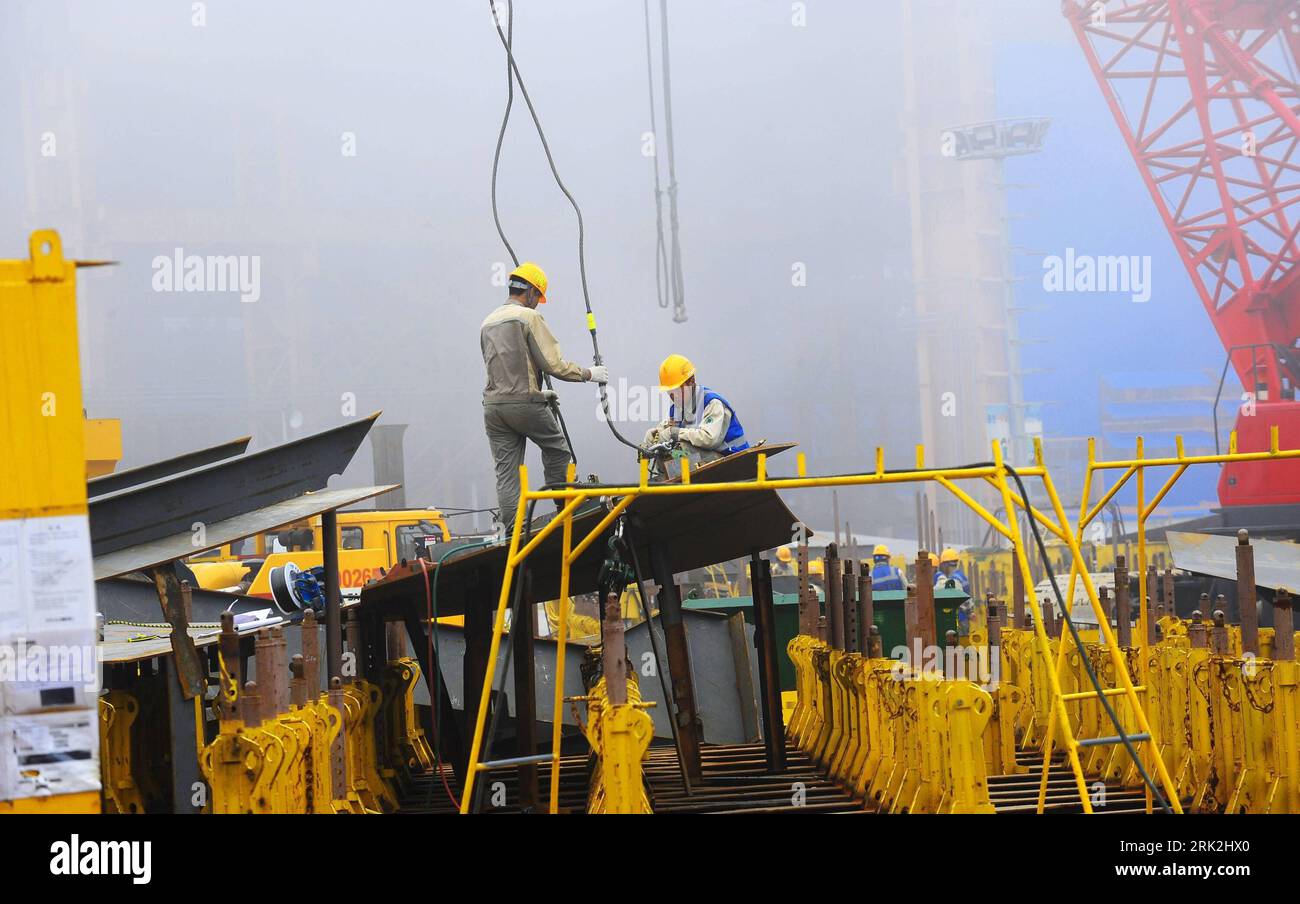 Navigation and shipbuilding hi-res stock photography and images - Alamy