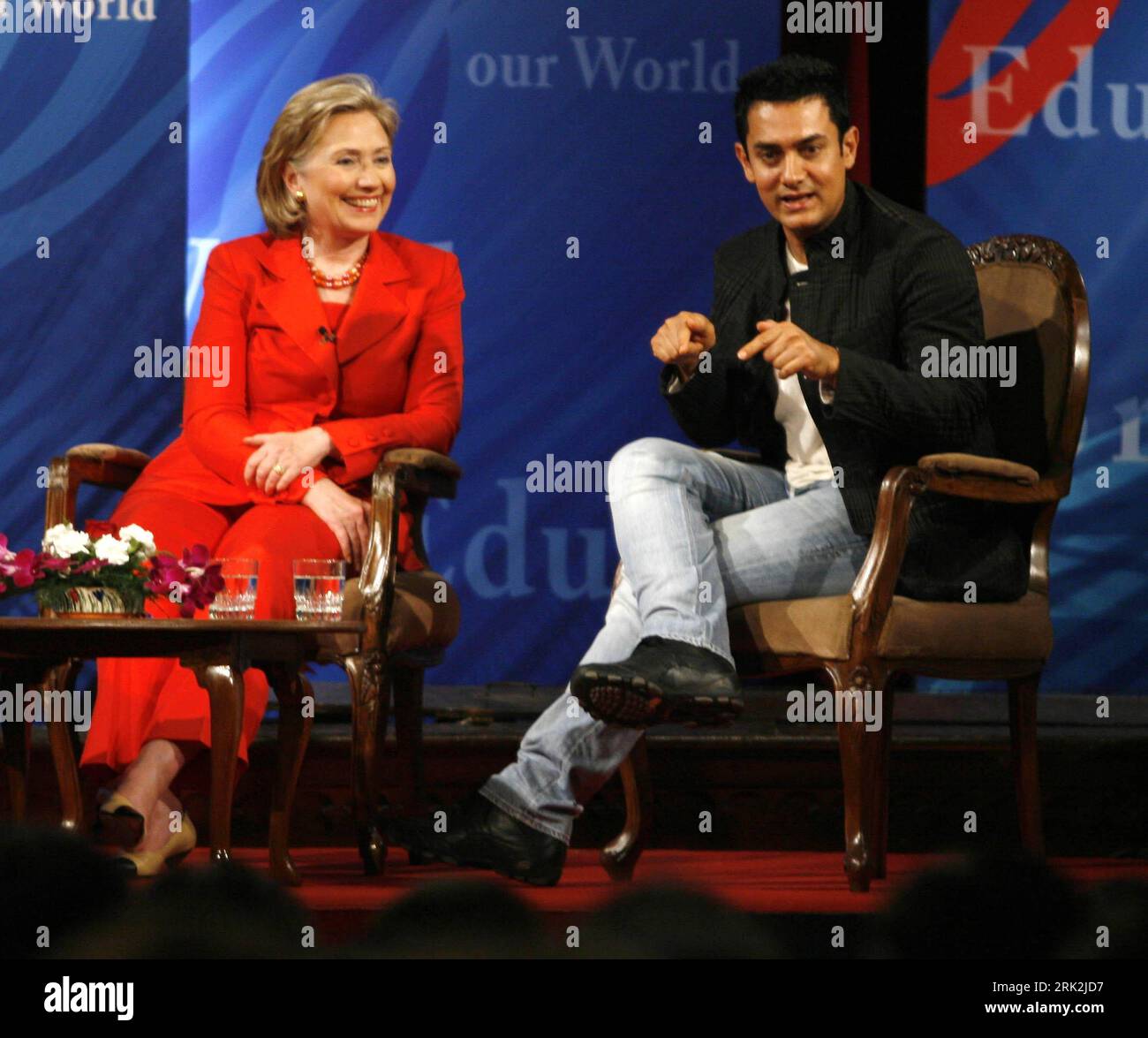 Hi five india hi-res stock photography and images - Alamy