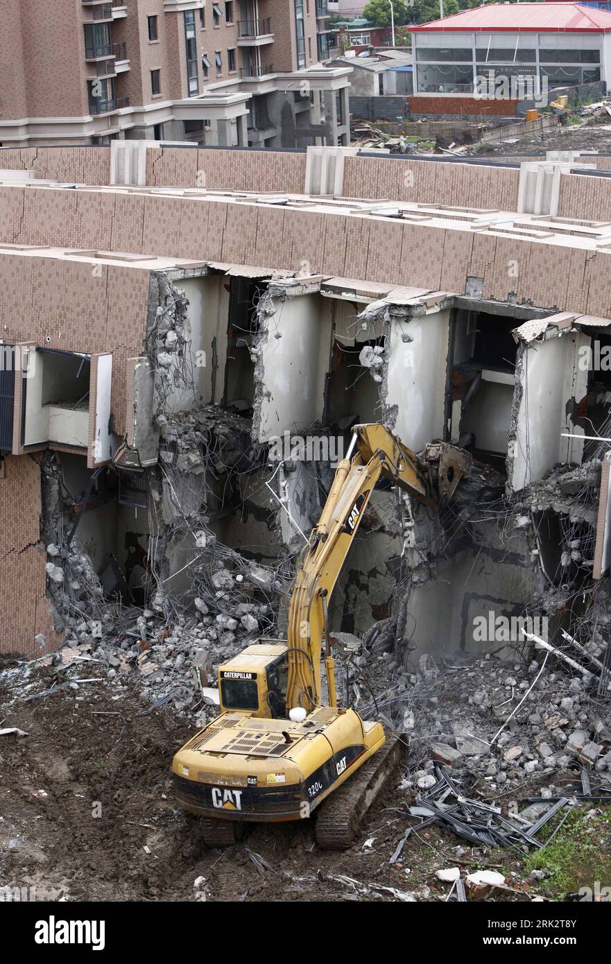 13 storey building shanghai hi-res stock photography and images - Alamy