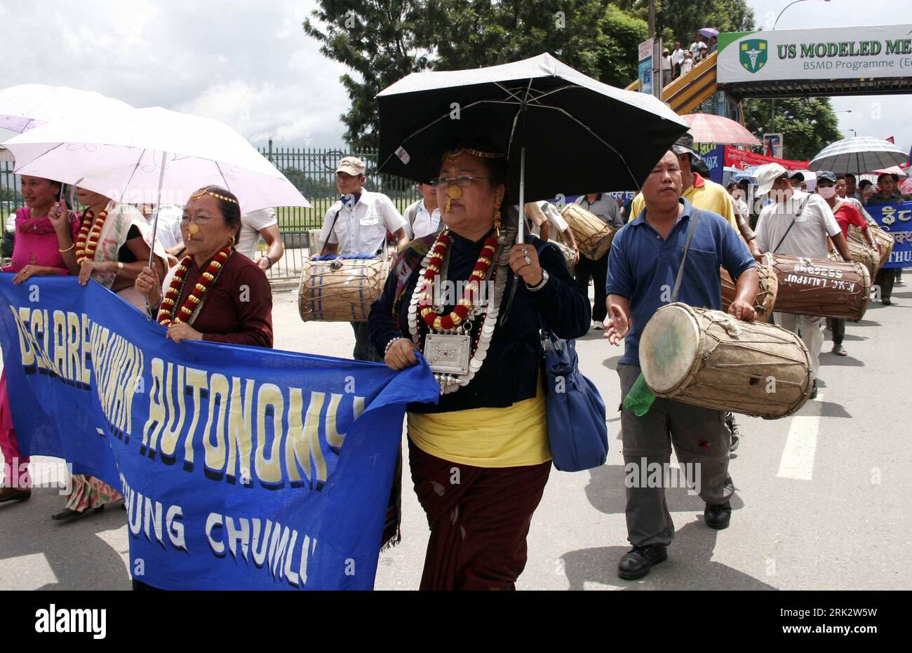 Limbu traditional dress hi-res stock photography and images - Alamy