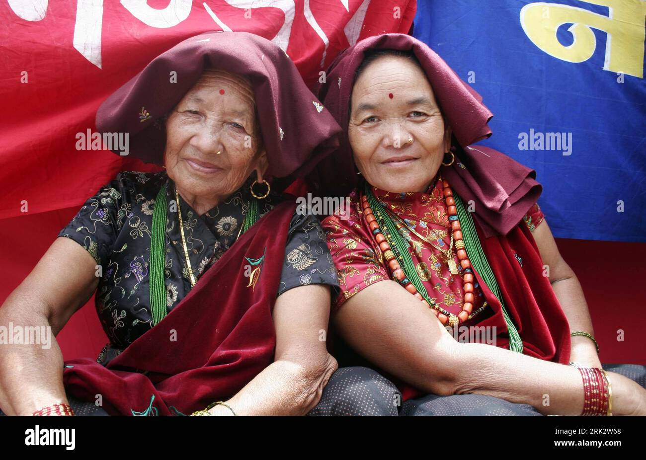 Limbu traditional dress hi-res stock photography and images - Alamy