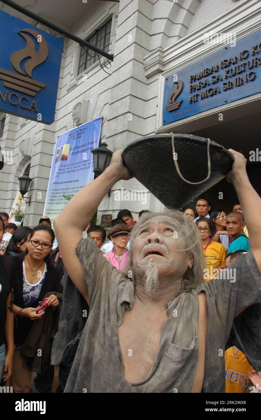 Filipino funeral hi-res stock photography and images - Alamy