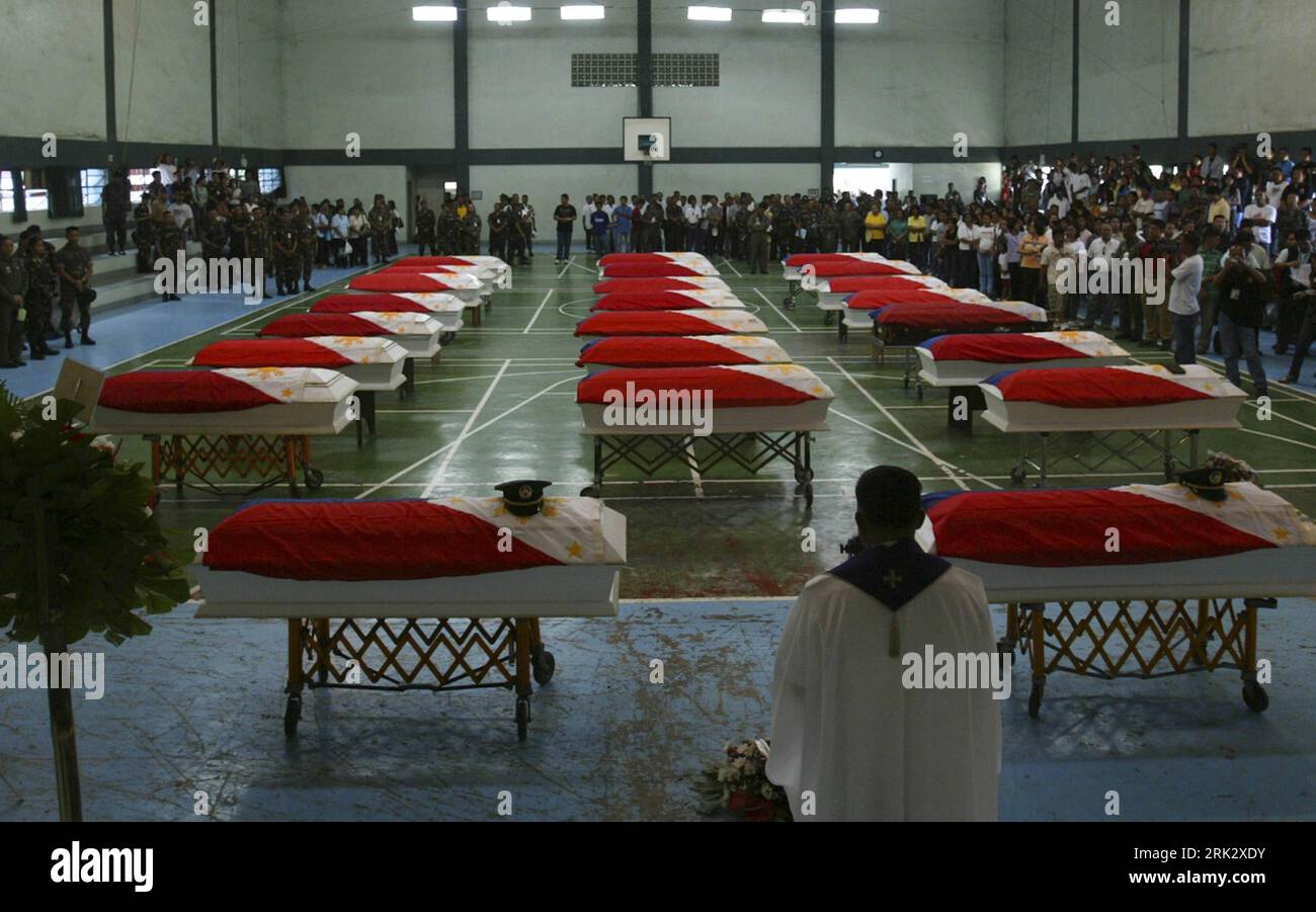 Flag draped coffins hi-res stock photography and images - Alamy