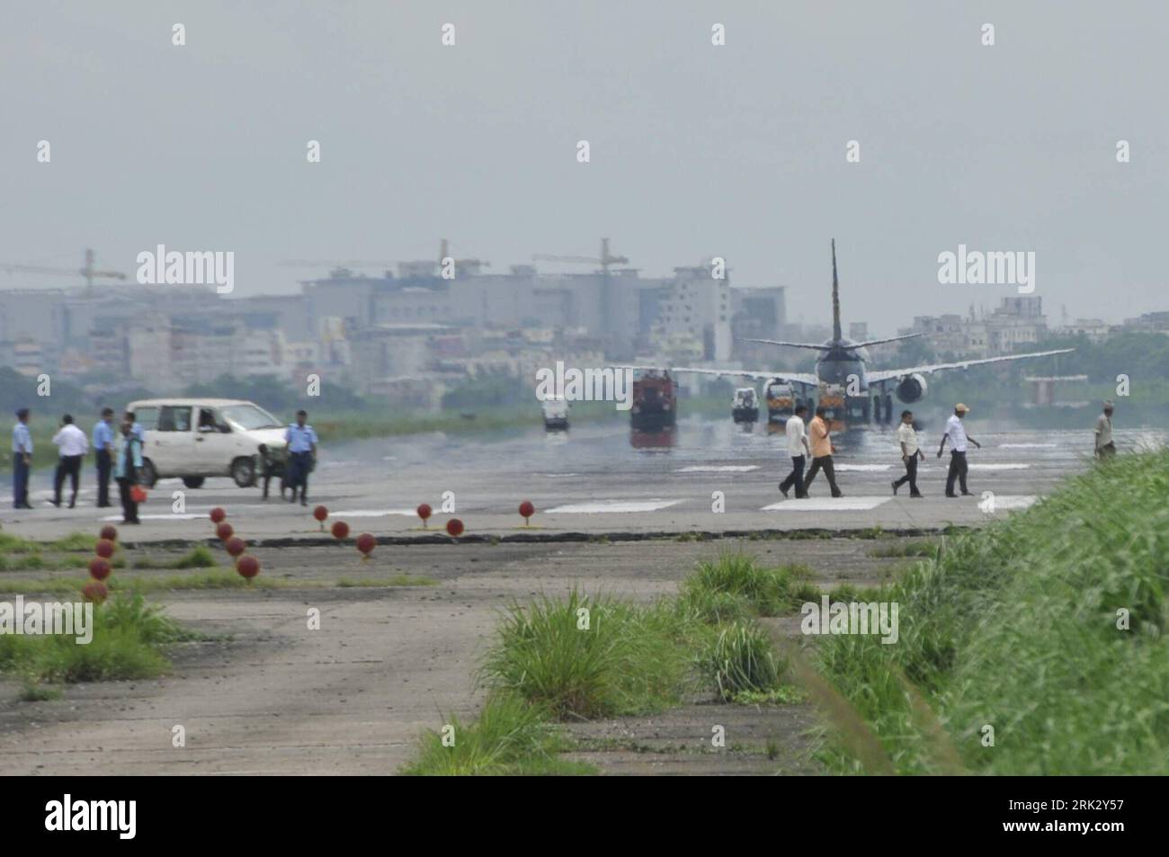Runway of dhaka hi-res stock photography and images - Alamy
