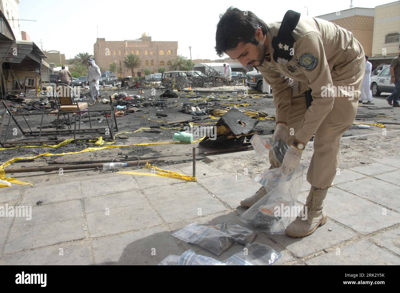 Kuwait city kuwait women in hi-res stock photography and images - Alamy