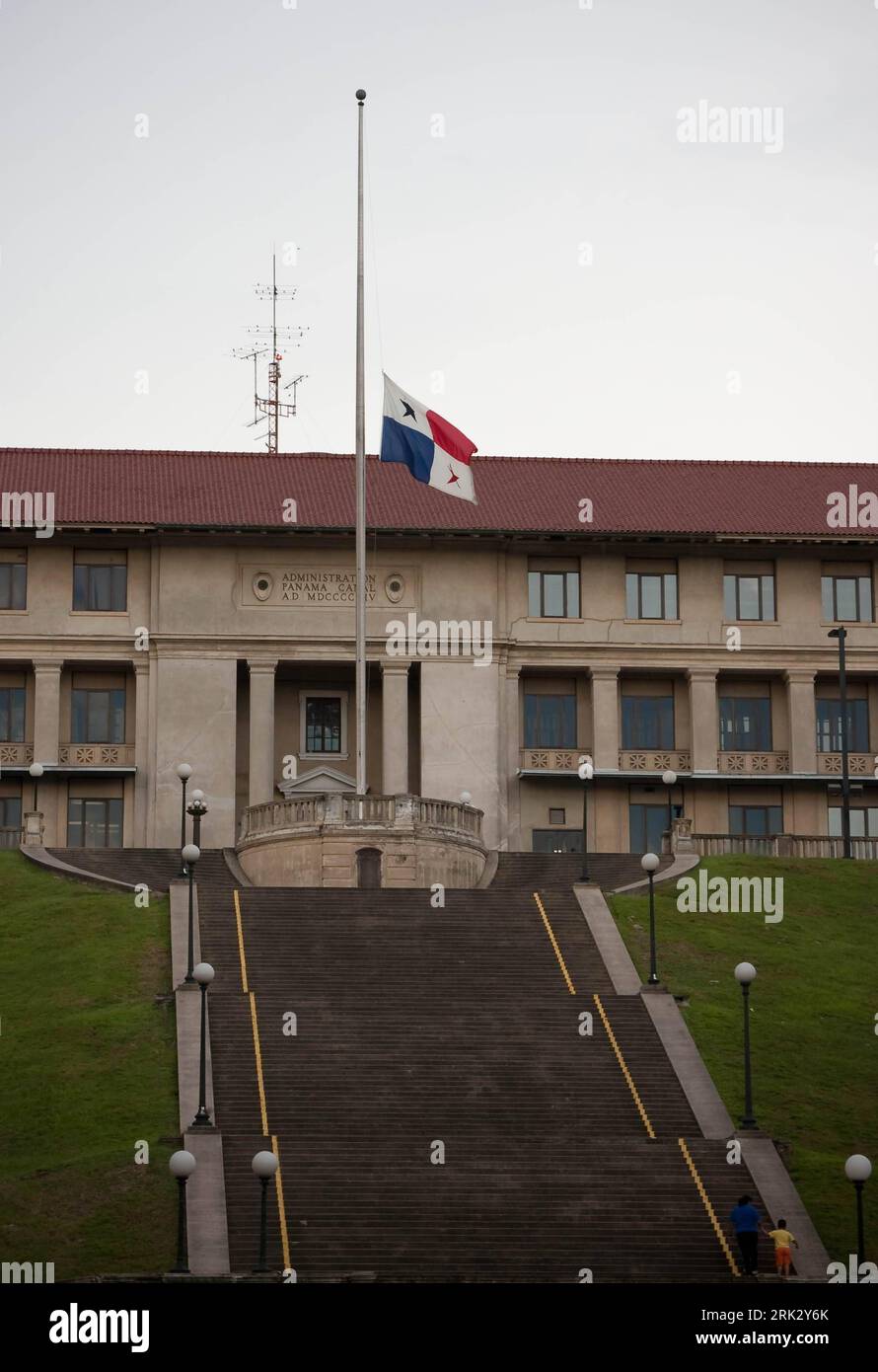 Ccdent flagsying hi-res stock photography and images - Alamy