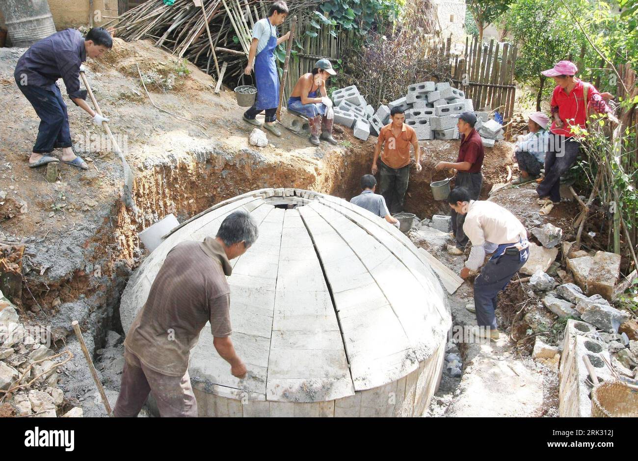 Pit areas hi-res stock photography and images - Alamy