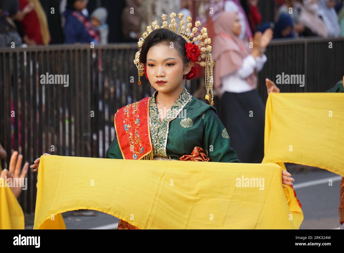 Tari lancang kuning hi-res stock photography and images - Alamy