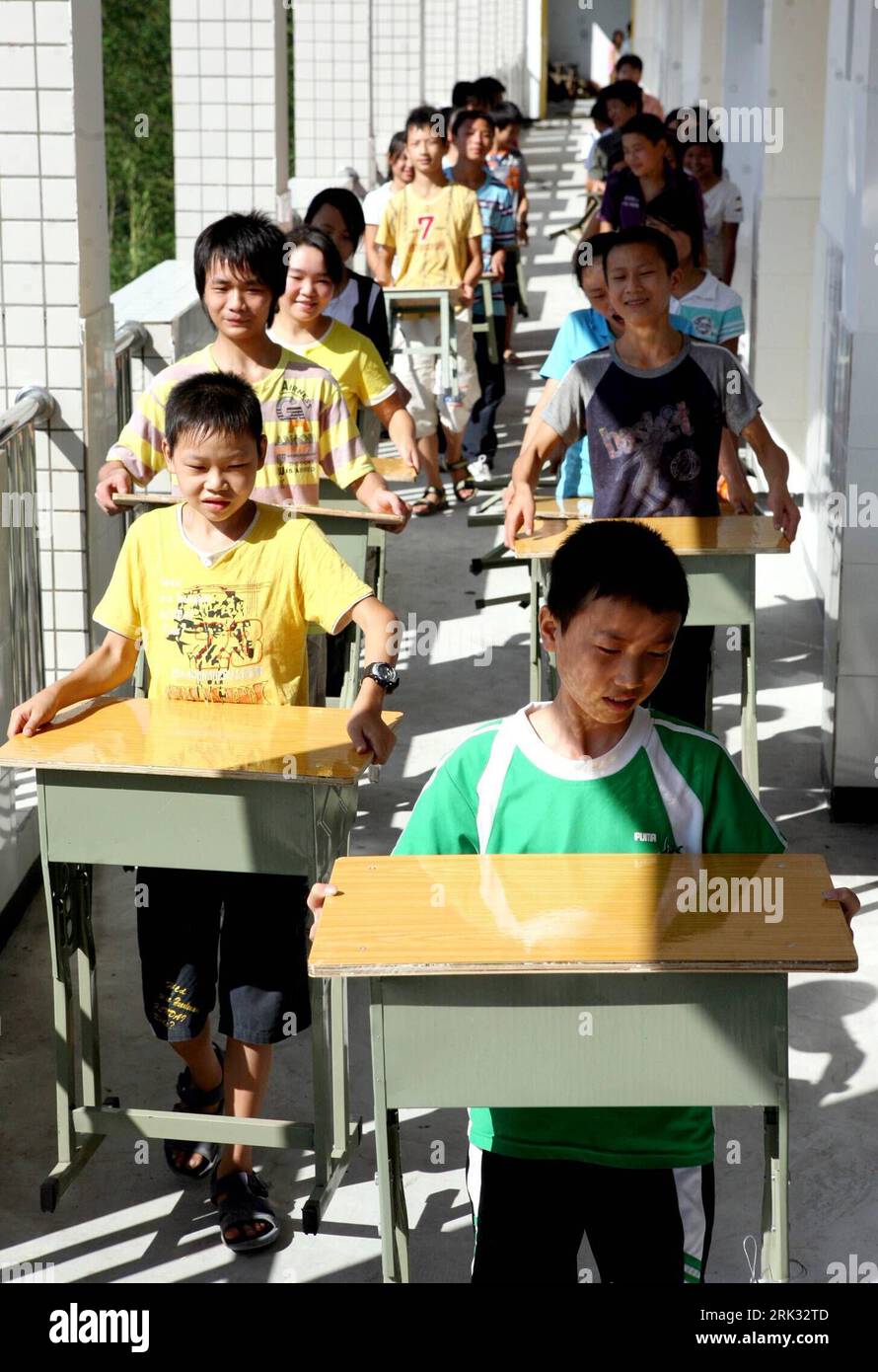 Teaching sunday school hi-res stock photography and images - Alamy