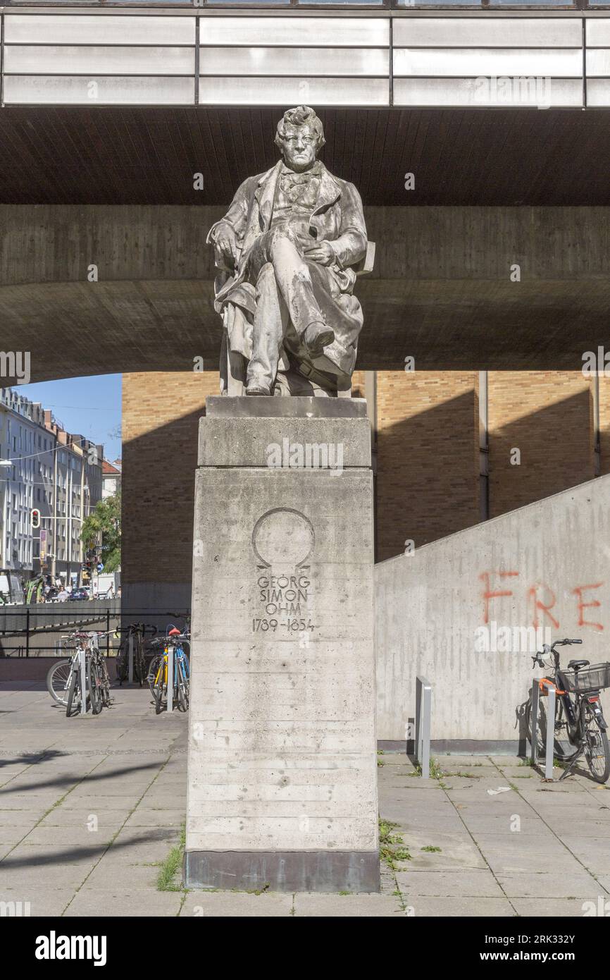 Georg Ohm monument in Munich Stock Photo - Alamy