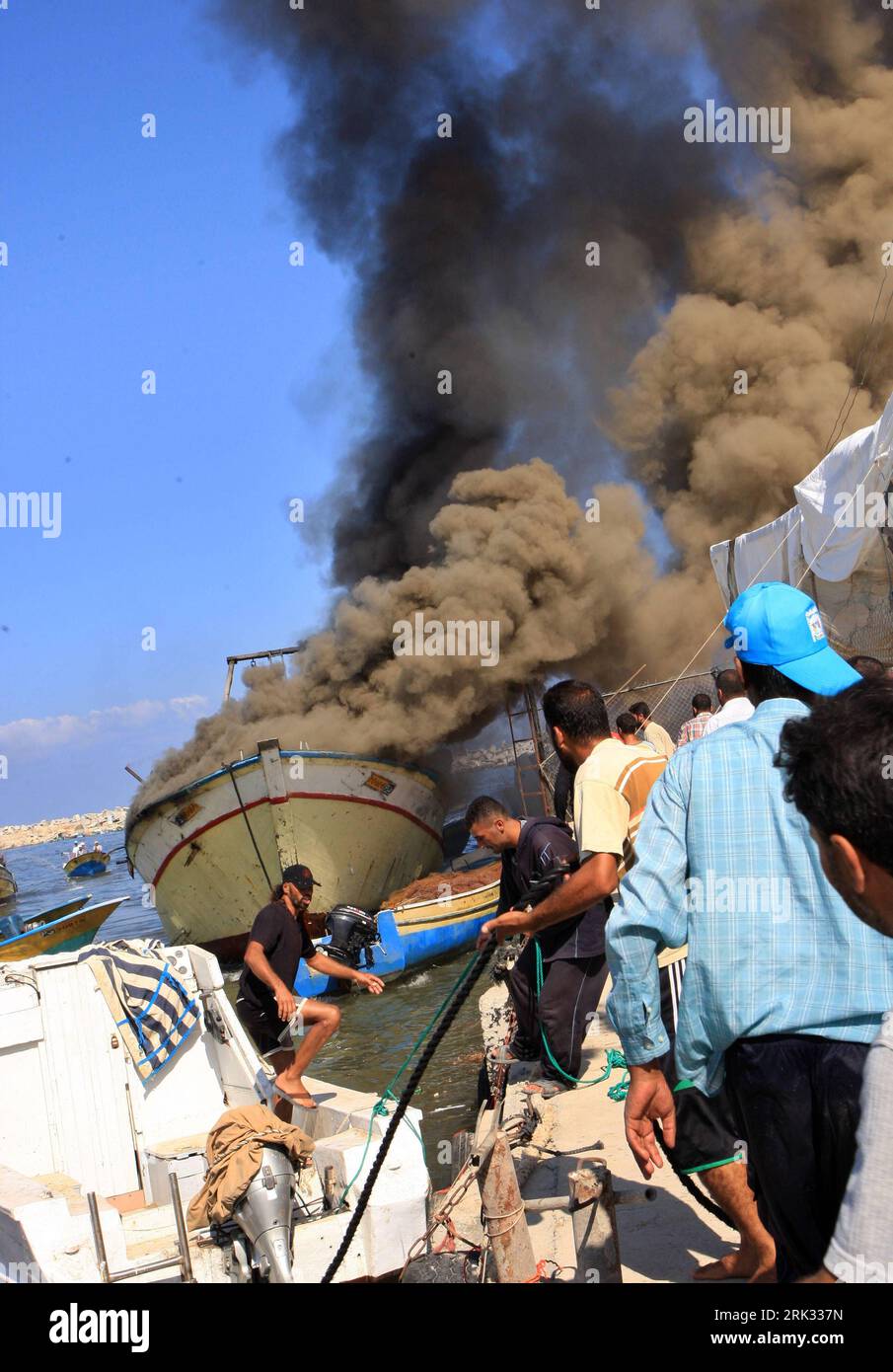 Shell attack hi-res stock photography and images - Alamy