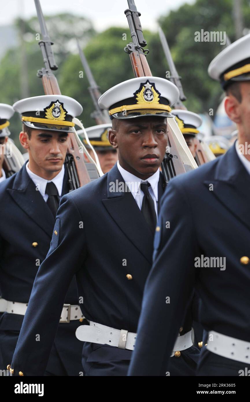 Soldat de marine hi-res stock photography and images - Alamy