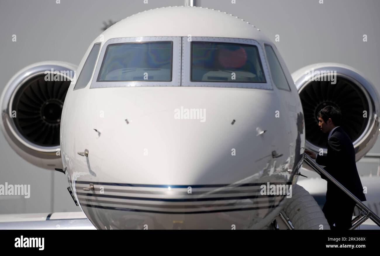 Gulfstream 200 hi-res stock photography and images - Alamy