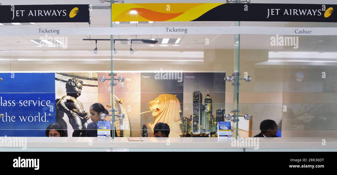 Terminal 2 delhi airport hi-res stock photography and images - Alamy