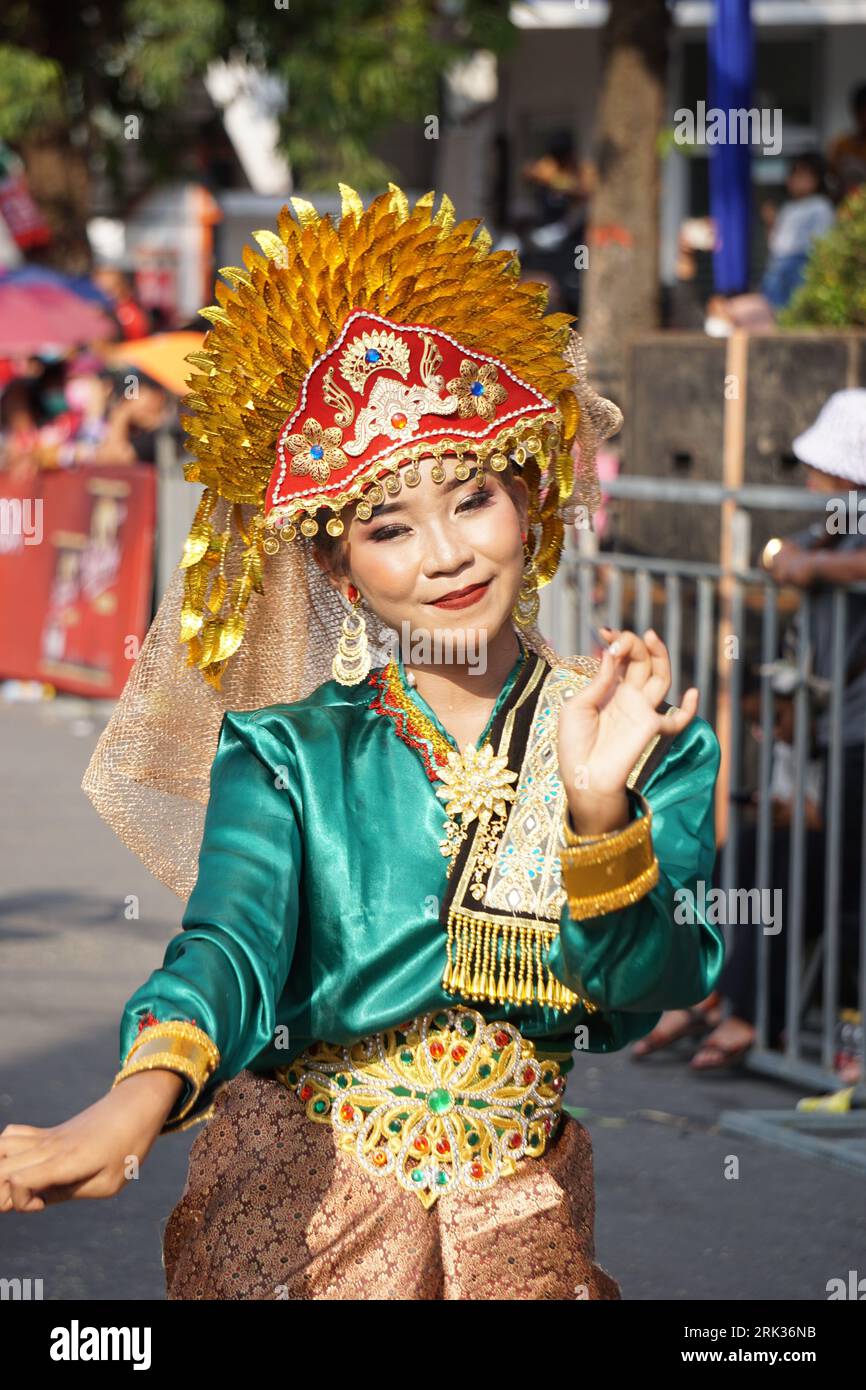 Zapin melayu hi-res stock photography and images - Alamy
