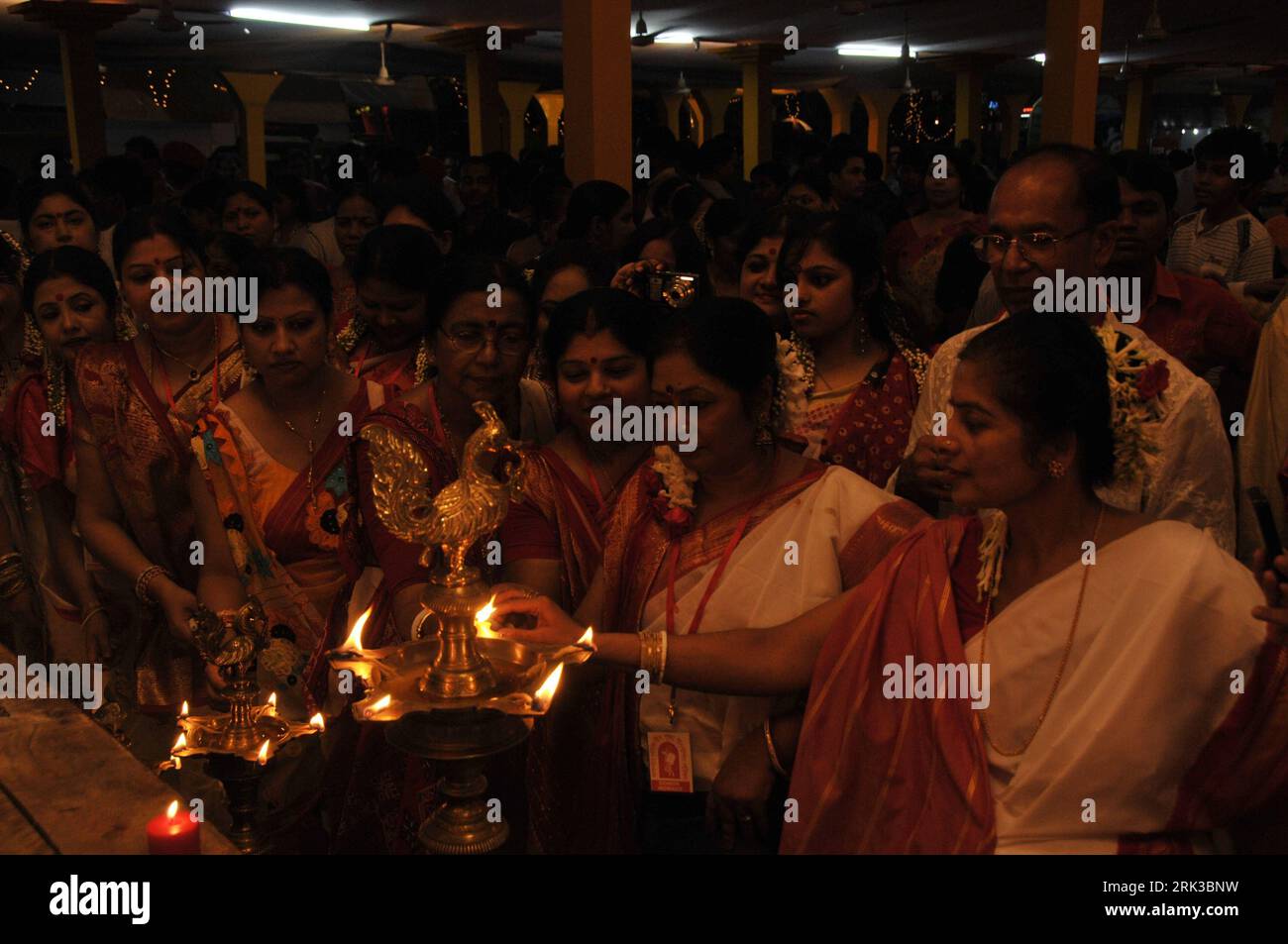 Tempel puja hi-res stock photography and images - Alamy