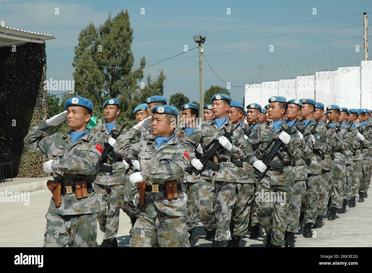 Un peacekeeping soldiers parade hi-res stock photography and images - Alamy