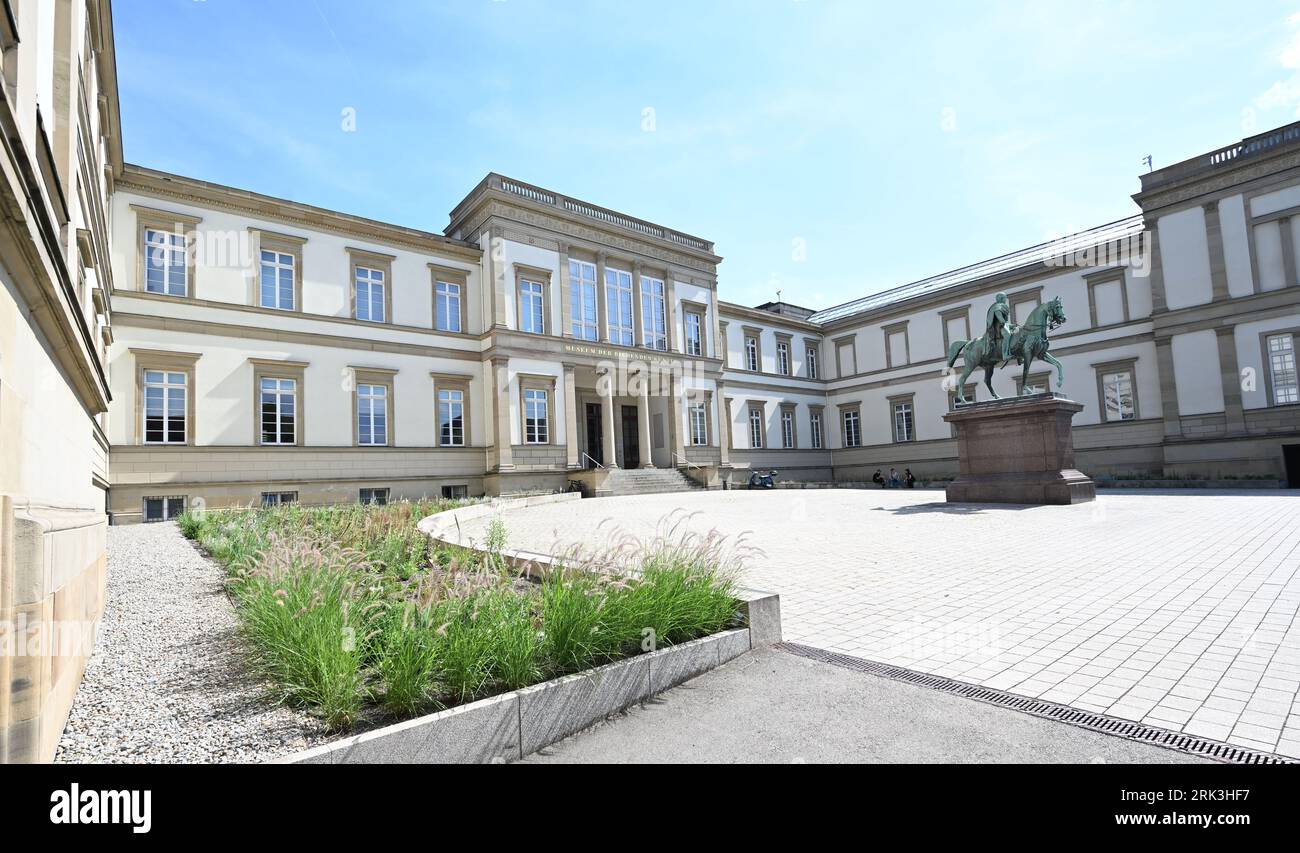 Equestrian statue of king william i wurttemberg hi-res stock ...