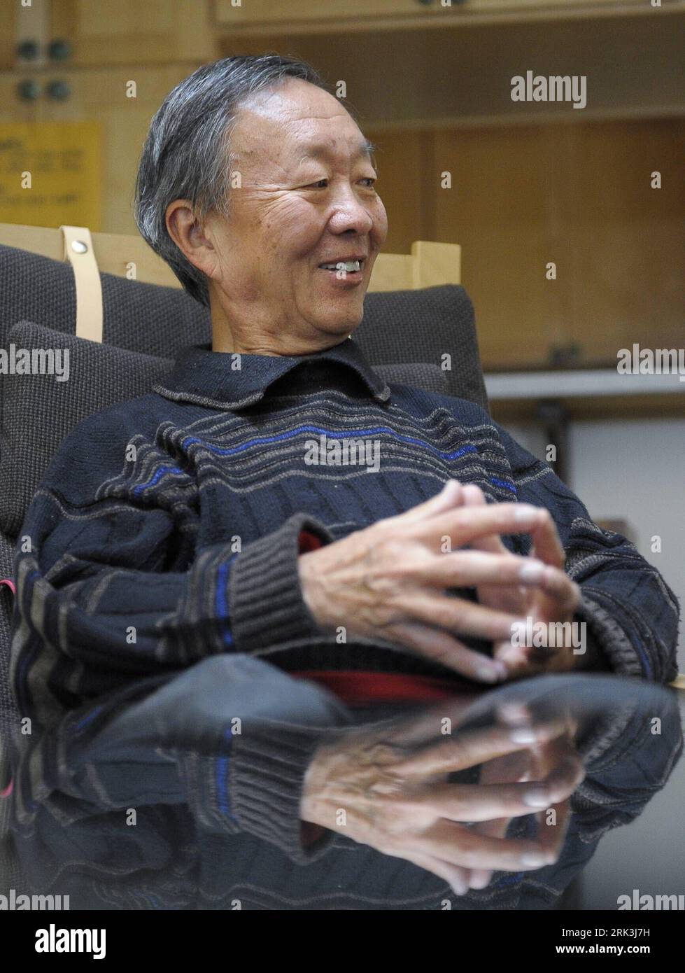 George smith nobel prize hi-res stock photography and images - Alamy