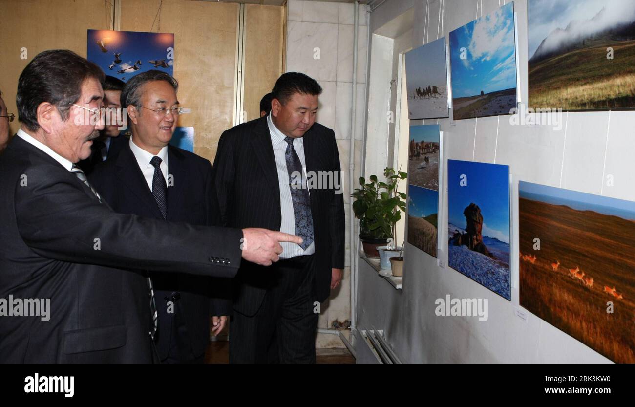 10 hold 13 years hi-res stock photography and images - Alamy