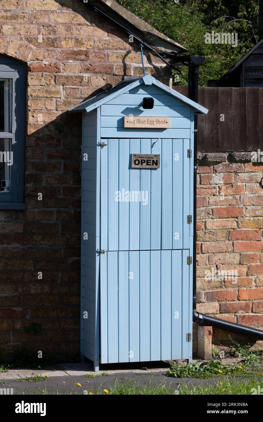 Pale blue shed hi-res stock photography and images - Alamy