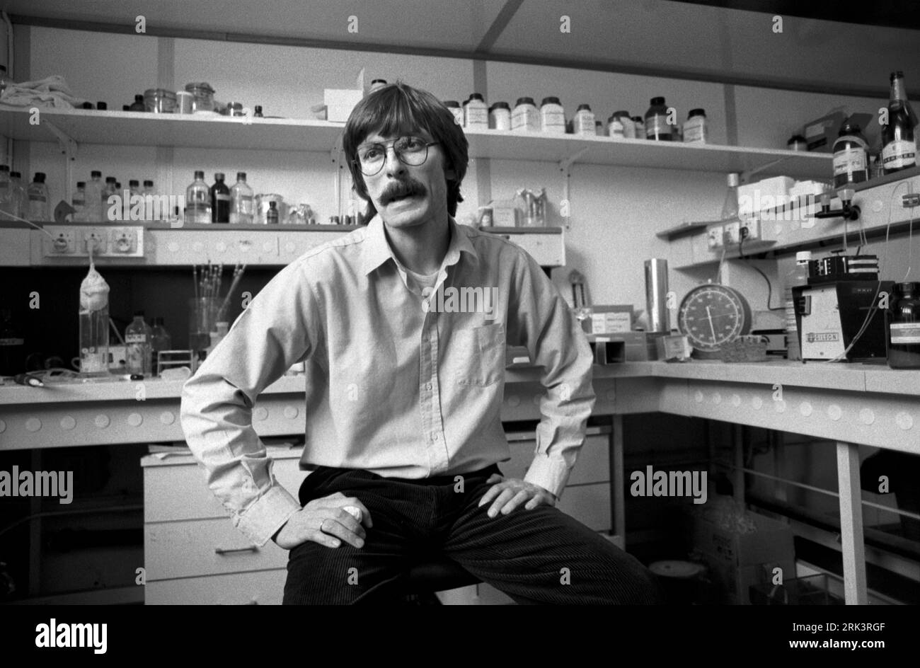 Professor Simon Wain-Hobson Pasteur Institute Institut Pasteur, Paris ...