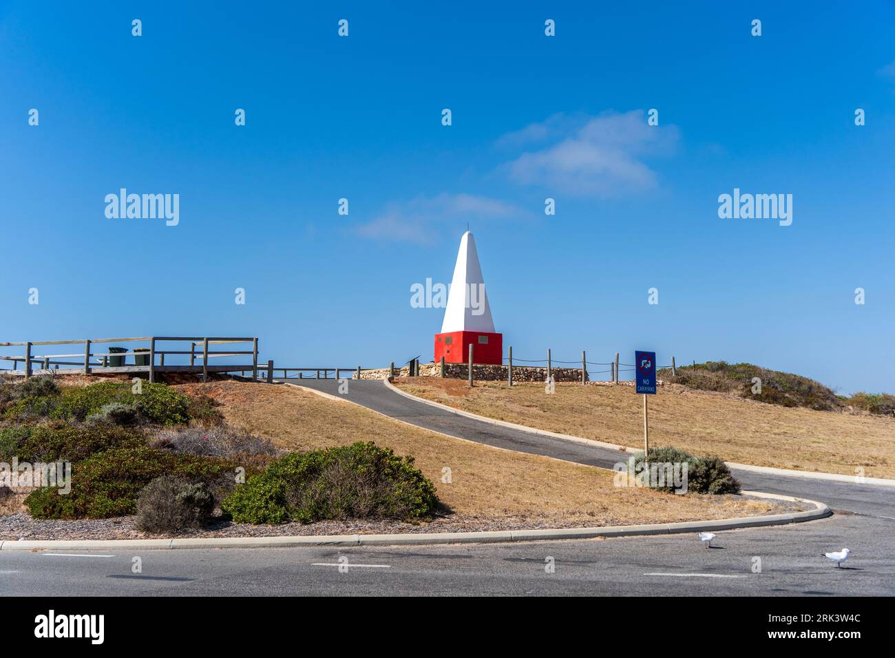 The Fishermen's Memorial Lookout and Obelisk in Port Denison Stock ...
