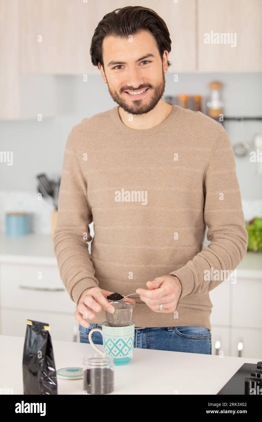 Portrait smiling waiter preparing hi-res stock photography and images ...