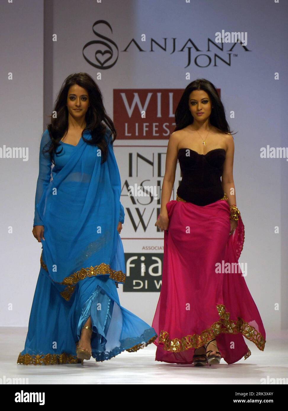 Riya Sen And Raima Sen