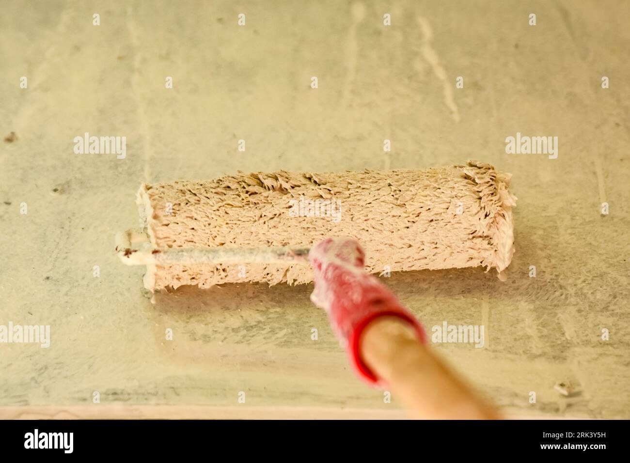 Painting house walls new hi-res stock photography and images - Alamy