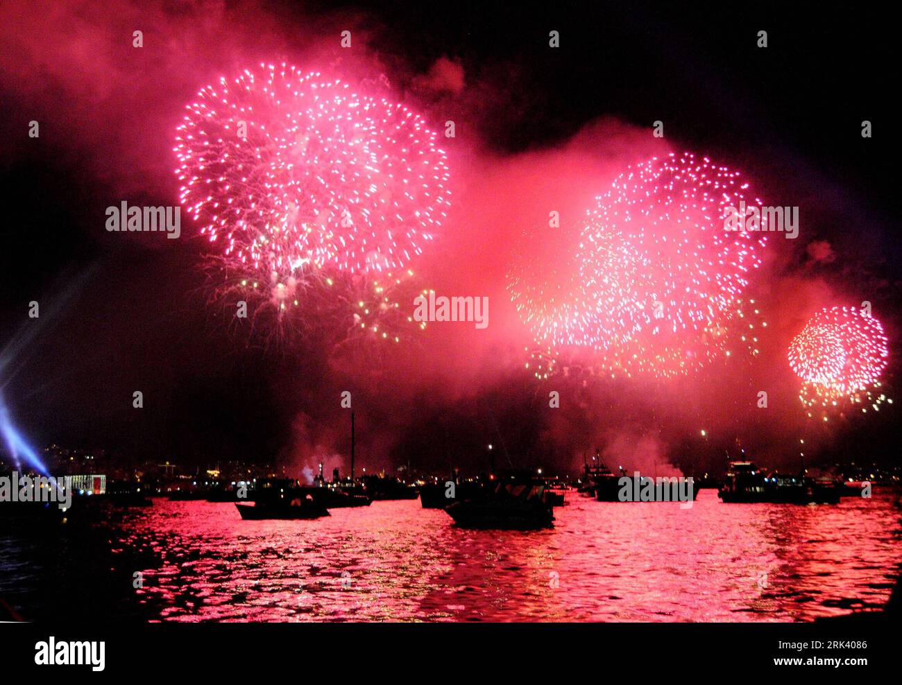 Fireworks bosphorus bridge istanbul turkey hi-res stock photography and ...