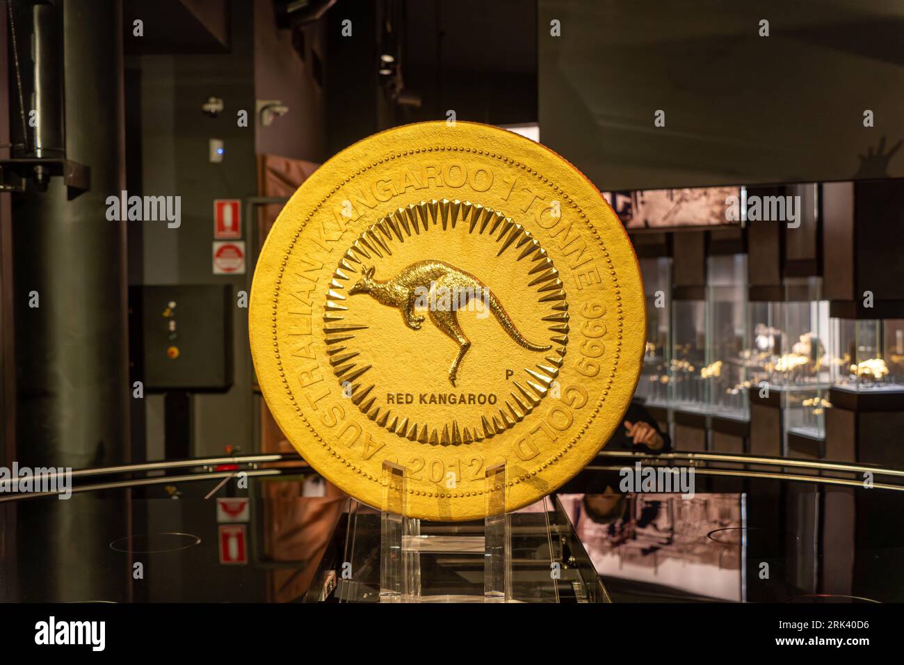 The Australian Kangaroo One Tonne Gold Coin - the biggest, heaviest and ...