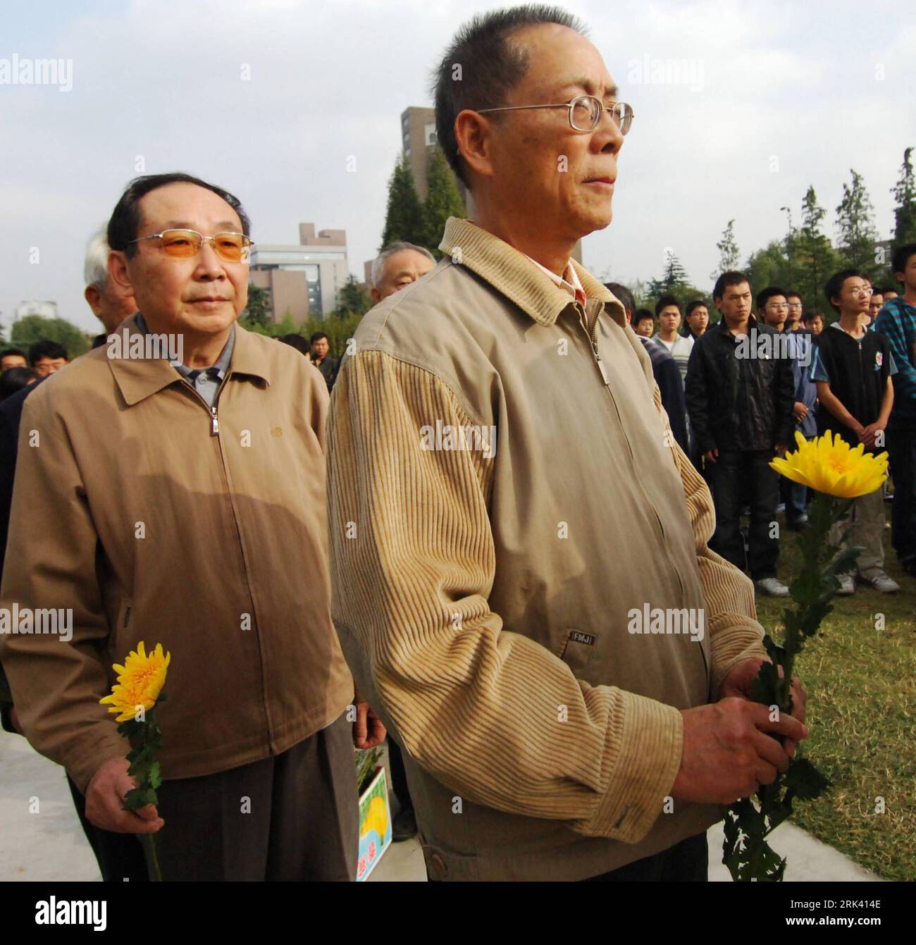 Tsien hsue shen hi-res stock photography and images - Alamy