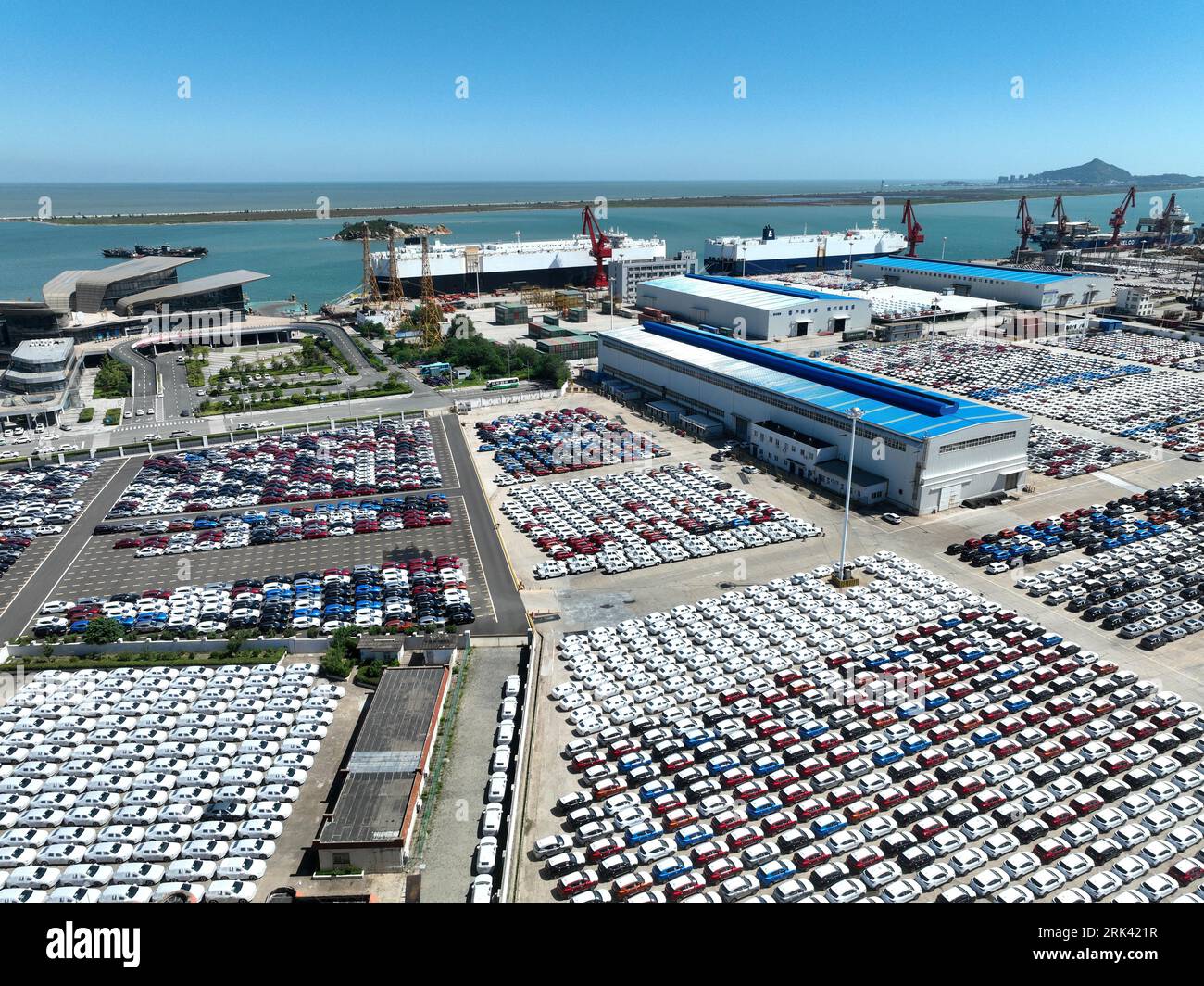 Aerial photos show ro-ro ships docking at Lianyungang Port to load ...