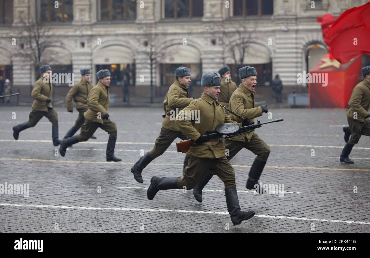Soviet uniform hi-res stock photography and images - Alamy