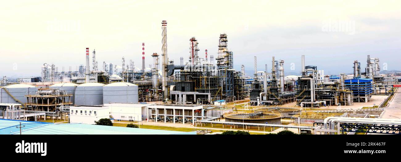 Petrochemicals capacity hi-res stock photography and images - Alamy