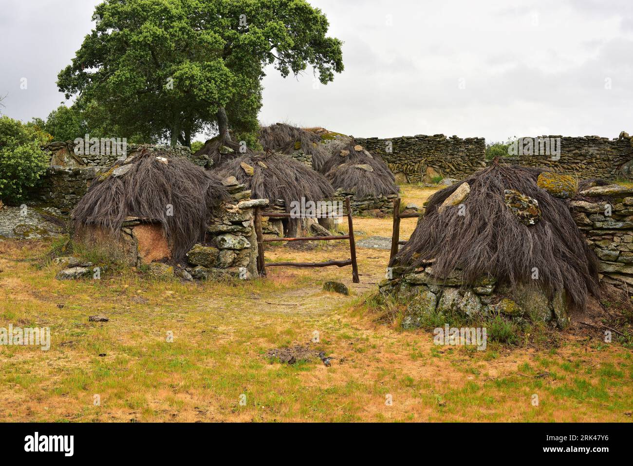 Goats hut (Chiviteros) in Torregamones, Parque Natural de los Arribes ...